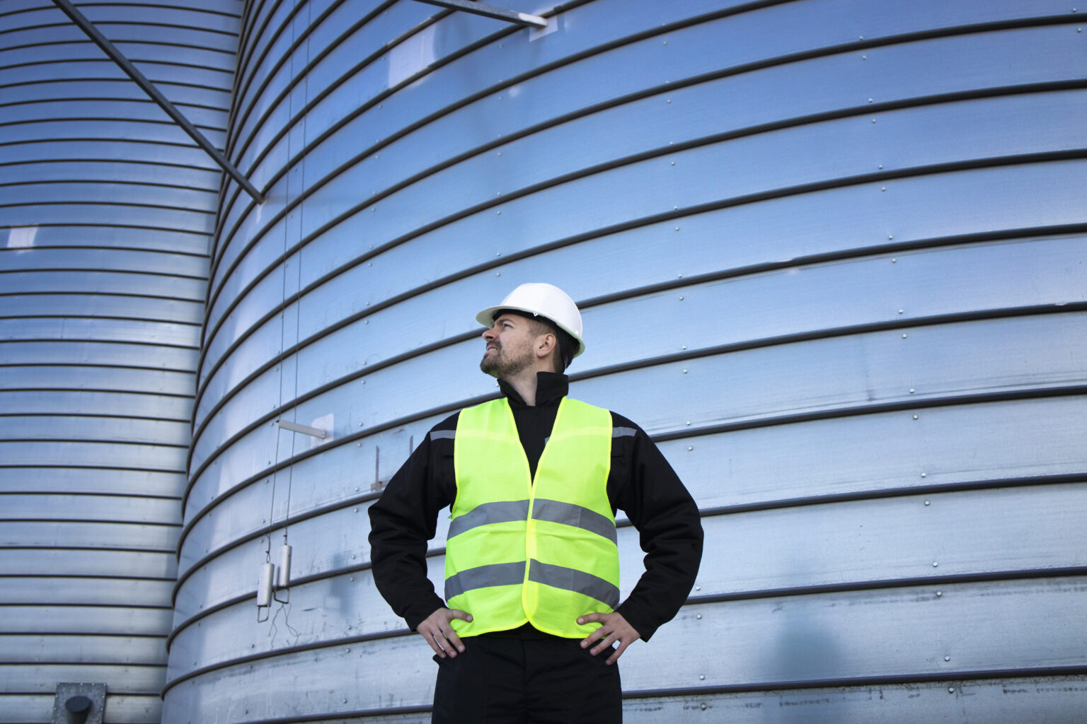 How To Choose the Right Hi-Vis Work Jacket – A Buyer’s Guide