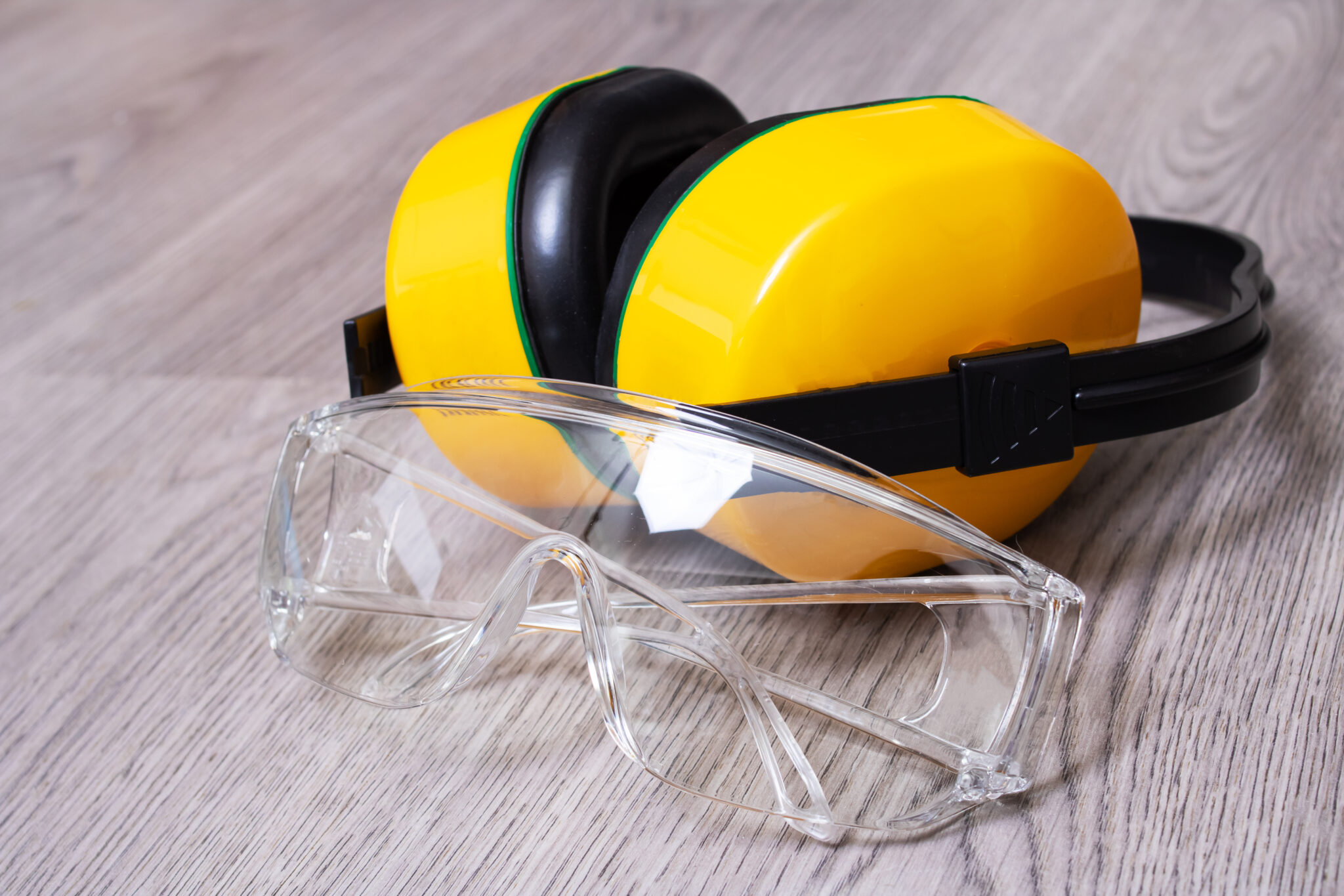 How To Choose Safety Glasses – A Buyer’s Guide