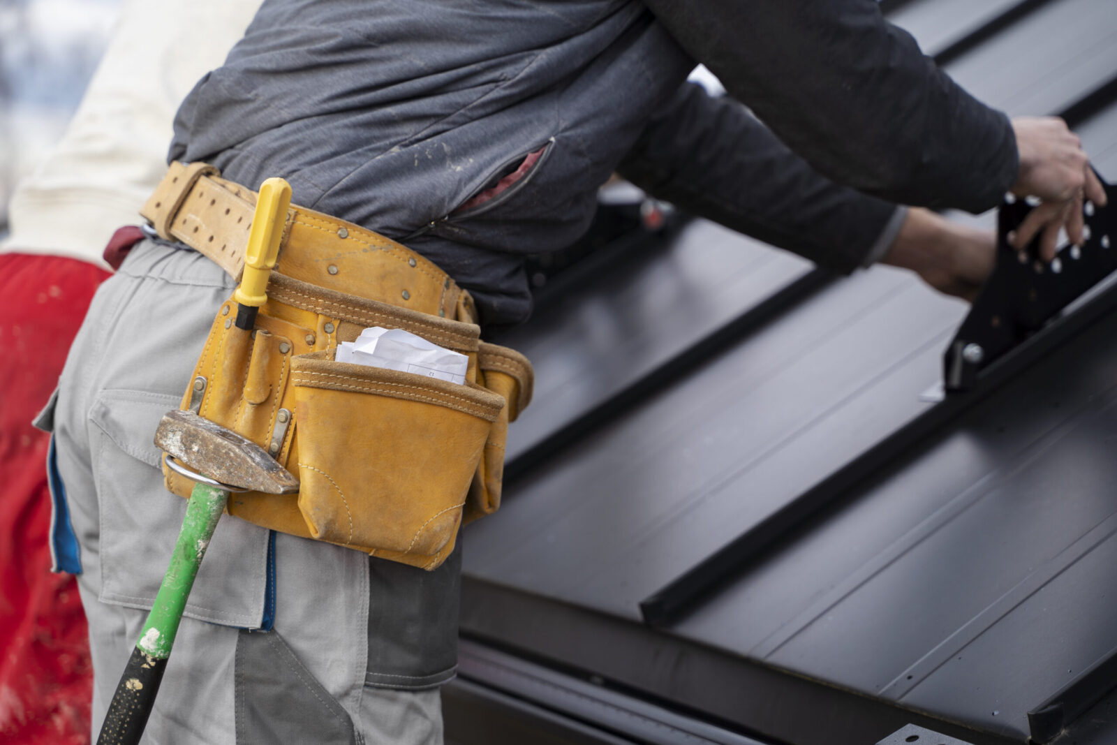 How to Choose Roofing Safety Equipment: A Complete Guide