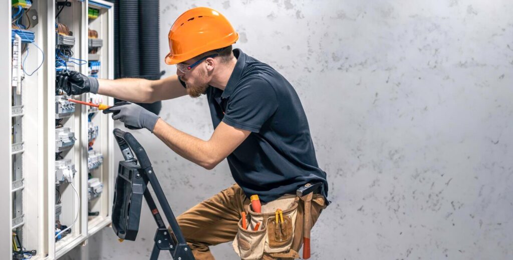 How to Choose a Hard Hat for Electrical Work: A Complete Guide