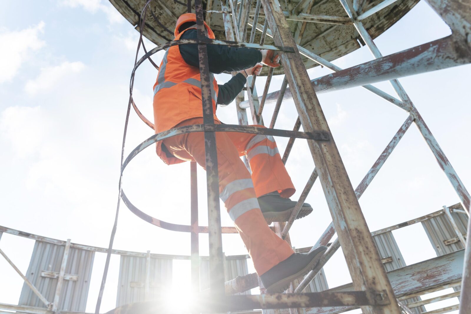 How to Choose a Fall Protection System for High-Rise Construction - Blog