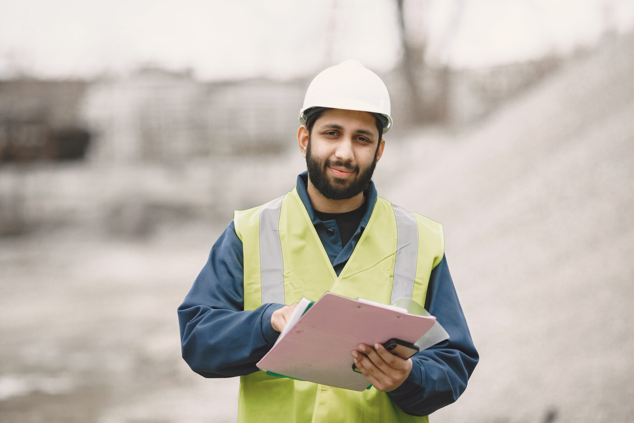 Construction Work Clothing: Essential Gear for Safety and Comfort