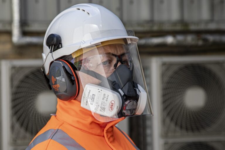 How To Choose Face Shields For Construction: A Comprehensive Guide - Blog