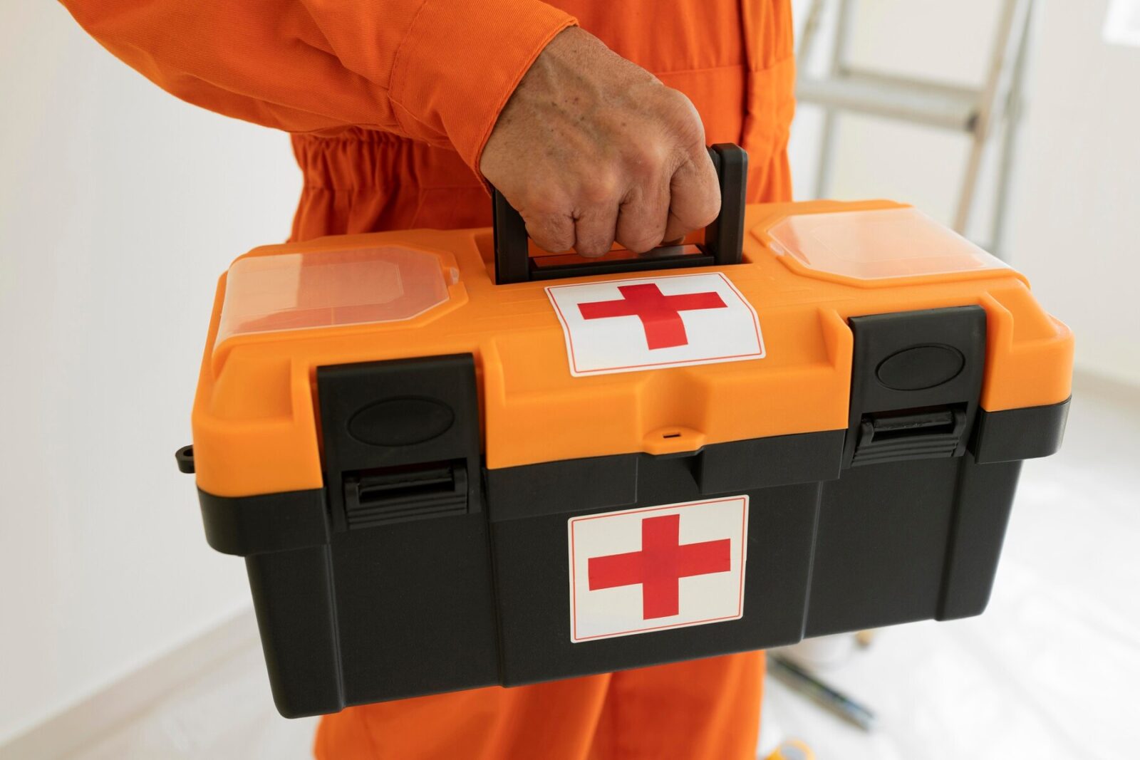 How to Choose the Right First Aid Kit for Construction Sites