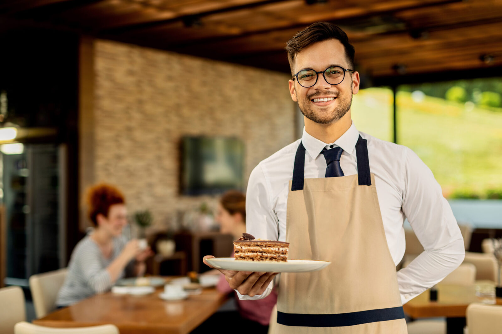 How to Choose the Right Aprons for Restaurants