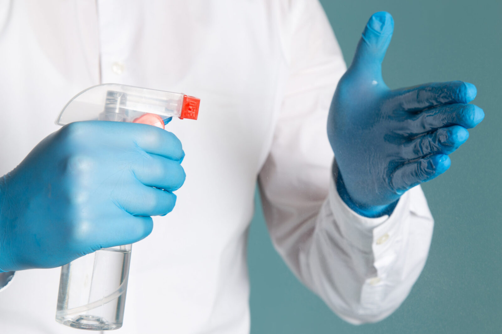 Choosing the Right Glove Material: Guide to Chemical Protection