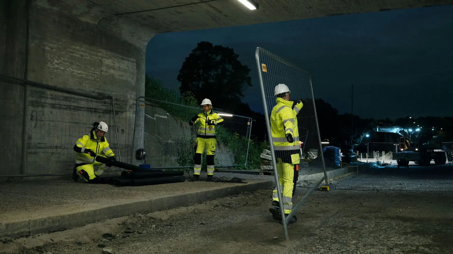 How to Choose Hi-Vis Work Pants: A Comprehensive Guide