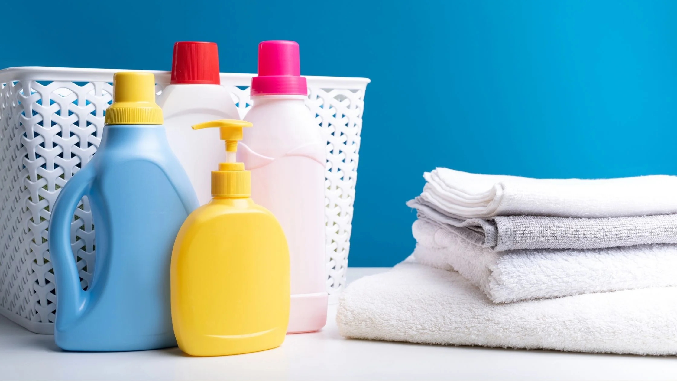 High-Efficiency (HE) vs. Standard Laundry Detergents: What’s the ...